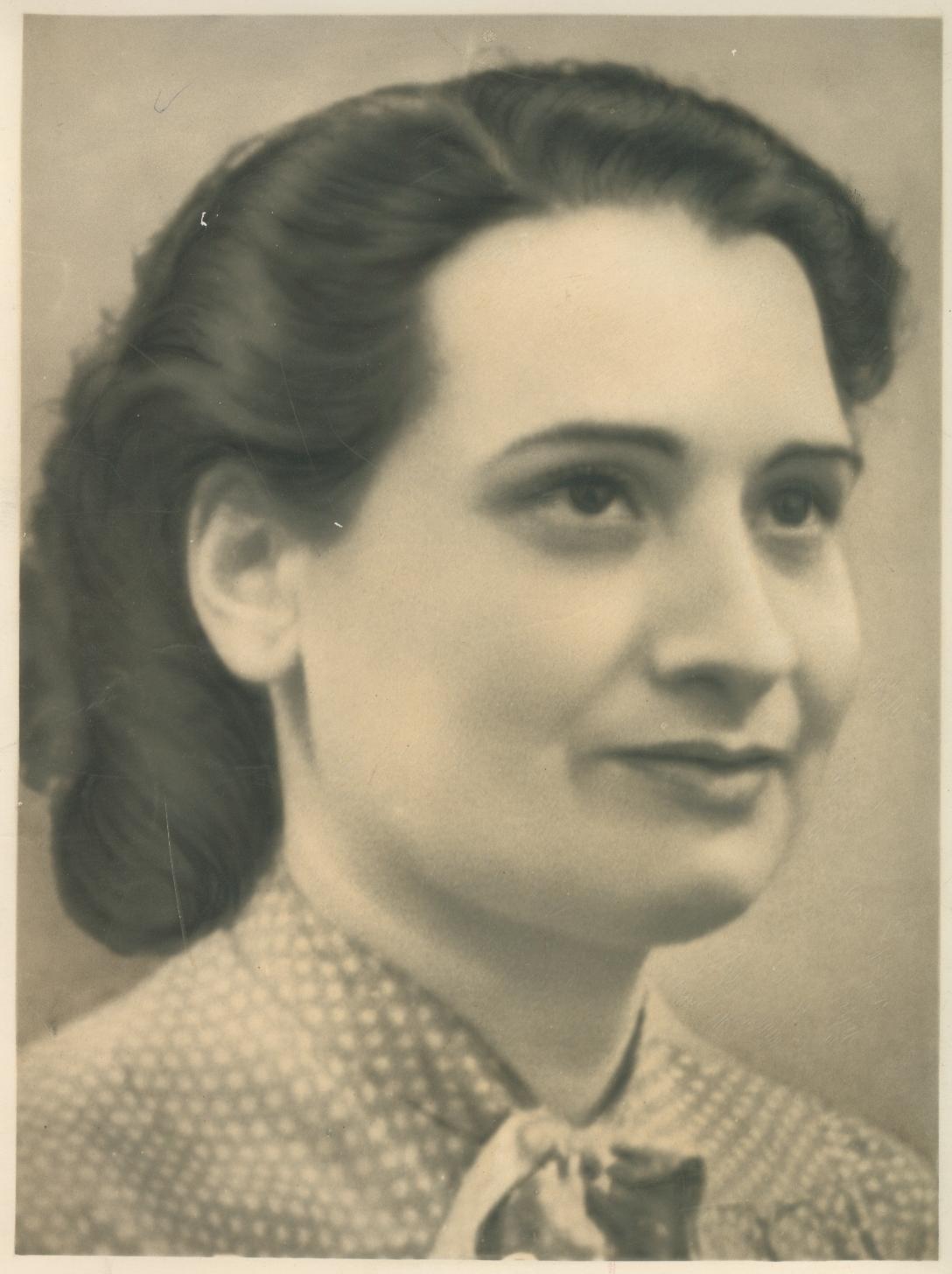 Fichier:Danielle Casanova (1909-1943).jpg — Wikipédia